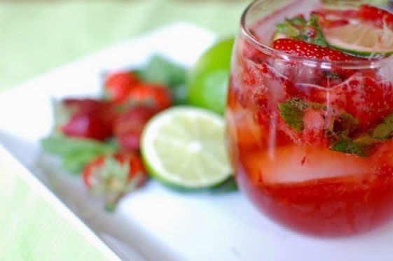 Receta de los famosos mojitos de fresa para el calorcito - viajaBonito