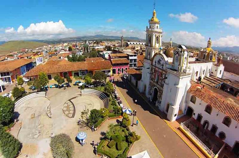 Chignahuapan Pueblo Mágico: Esferas de navidad y sus 5 maravillas