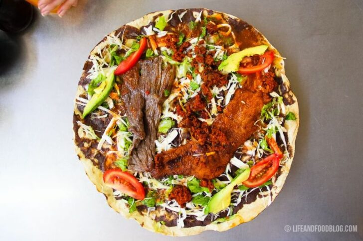 Tlayudas Oaxaqueñas: ¿Qué son? ¿Cómo se preparan?. - viajaBonito