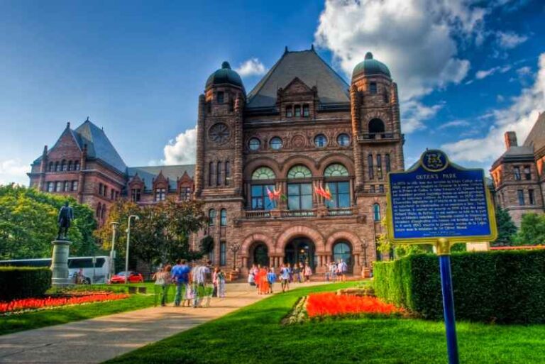 ¿Qué hacer en Toronto Canadá? Sus 30 mejores atracciones