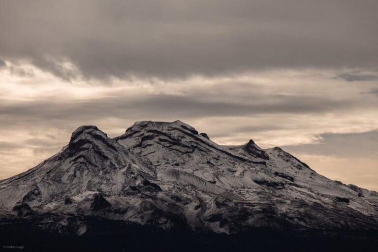 Leyenda de los volcanes Popocatépetl e Iztaccíhuatl: La original
