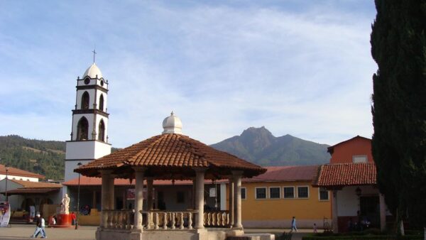 Paracho Michoacán: El Pueblo Mágico hecho de guitarras