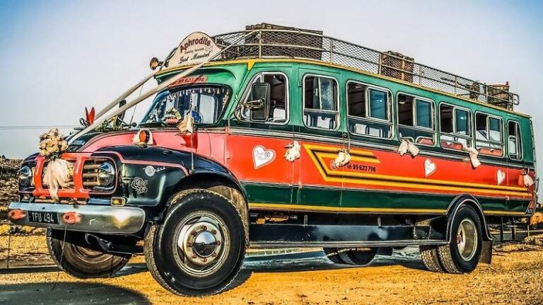 El autobús fantasma la leyenda que eriza la piel - viajaBonito